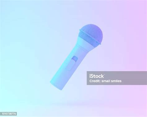 마이크의 창조적인 레이아웃 그린 블루와 활기찬 대담한 그라데이션 퍼플과 블루 홀로그램 색상 조명 배경 최소한의 개념입니다 초현실