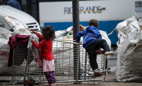 Seis De Cada Diez NiÑos Son Pobres La Conversaweb