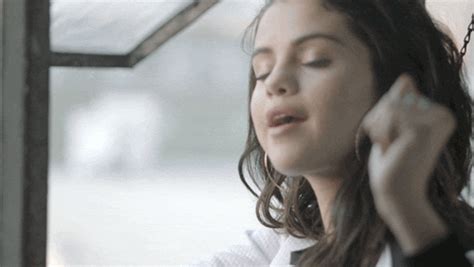 Selena Gomez  Find And Share On Giphy