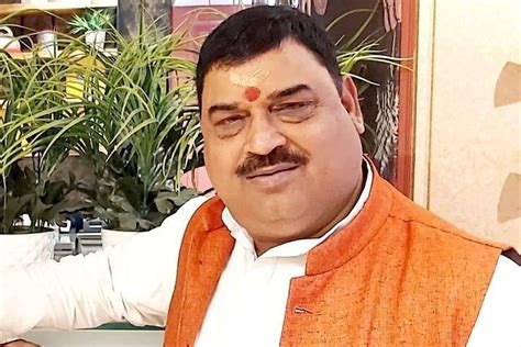 Bihar Bjp Leader Collapses At Protest March Dies Of Heart Attack The