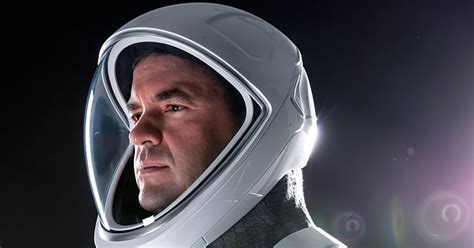 Voor Miljardair Adrenalinejunkie En Ruimtewandelaar Jared Isaacman Is De Hemel Geen Limiet De