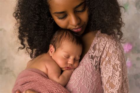 Breastfeeding And Infant Bonding Nurturing Bonds From Day One