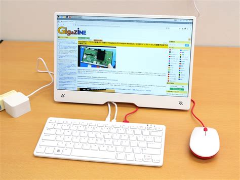 USB給電で使えるフルHDモニターRaspberry Pi Monitorレビューノングレア軽量なので持ち運びオフィスワークにも便利