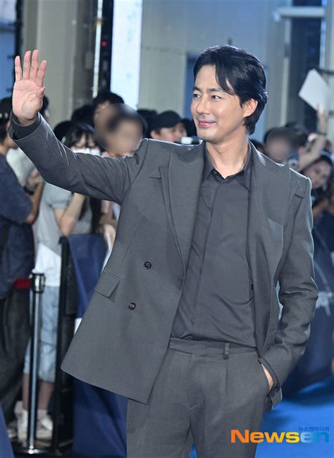 조인성 인사도 멋져 포토엔hd 뉴스인코리아