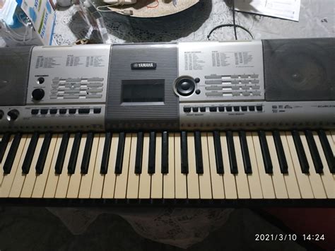 Yamaha PSR E403 Keyboard Hobbies Toys Music Media Musical