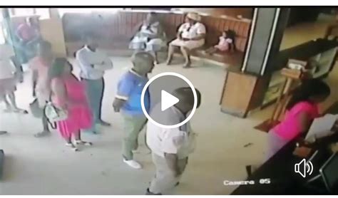 Traffic Cop Caught Stealing A Cellphone On Cctvvideo Goes Viral