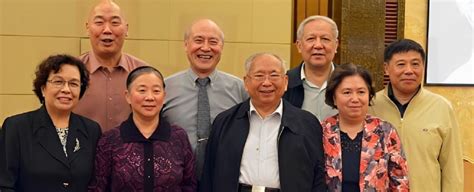 陶斯亮老照片与林豆豆会面在长富宫饭店聚餐谈话合影 腾讯新闻