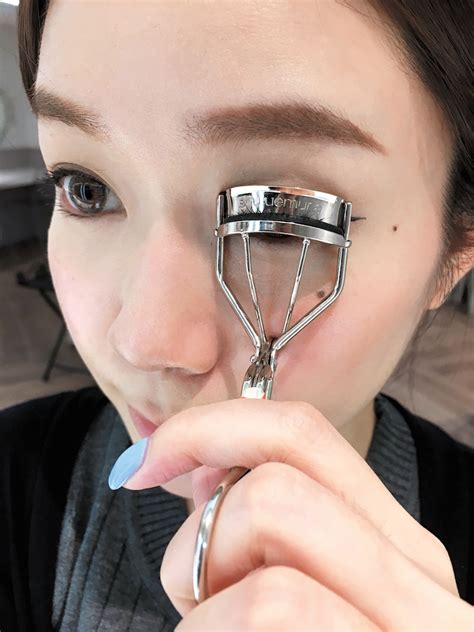 手殘女必學！化妝師教你單束 假睫毛 自然貼法！ Juksy 街星