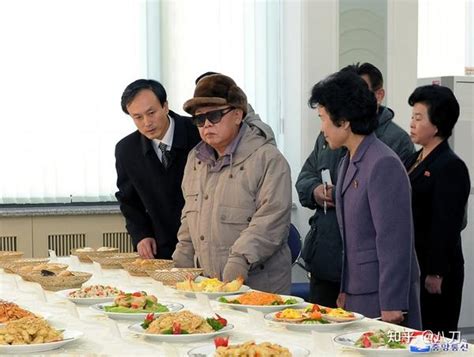 【朝中社】人民的伟大领导者金正日同志 知乎