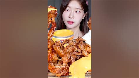 게를 통째로 튀겨 먹으면 게꿀맛 바삭바삭 소프트쉘크랩 Youtube