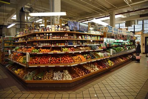 Nycs Essex Street Market A Look Back At Its History And Vendors