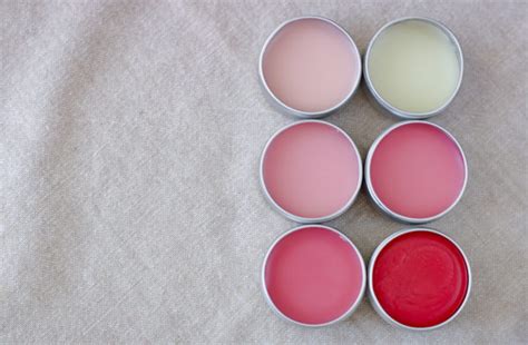 Homemade Tinted Lip Balms Organic And Easy To Make Crémeandbutter Diy