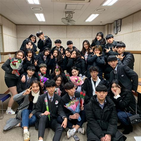 서정고등학교 학생회 서정고등학교 학생회 Added A New Photo