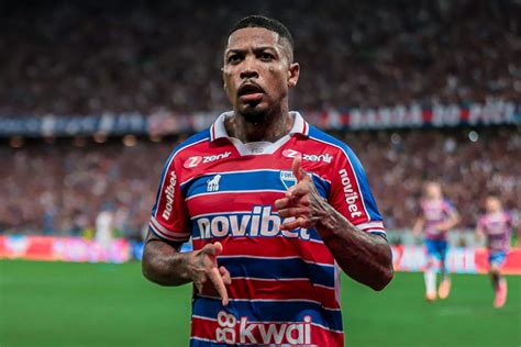 De olho no rival ex Flamengo forma dupla ídolo do Fortaleza