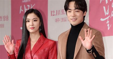 Actor Kim Jung Hyun In Discussions To Join Crash Landing On You Co