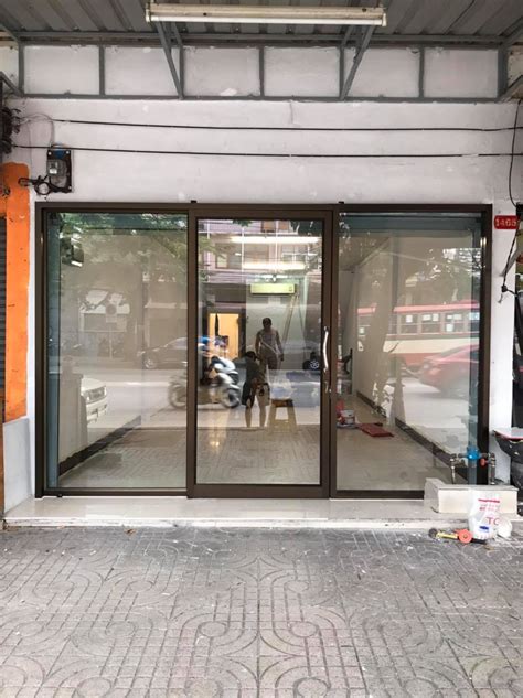 รับติดตั้ง ซ่อมเเซมเเก้ไข กระจก มุ้งลวด เฟรมอลูมิเนียม บานเลื่อนบานสวิง กั้นoffice งานเหล็กงาน