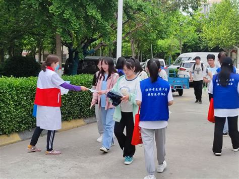 陕西中医药大学 新闻网 我校联合秦都区疾控中心开展《职业病防治法》宣传活动