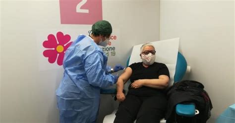 Vaccini In Puglia Dosi A Fasce Produttive Entro Giugno Prima Tocca Ai