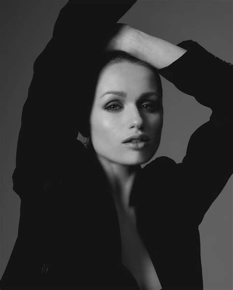 Picture Of Emilia Jung