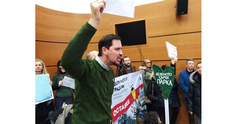 С викове Оставка пловдивчани влязоха в общинския съвет допълнена