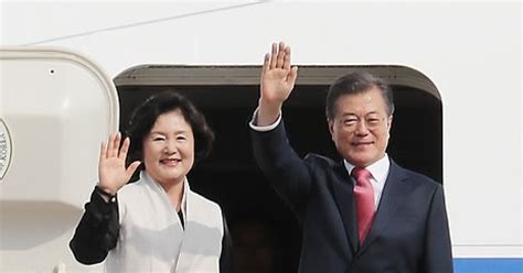 유엔총회 참석차 출국하는 문 대통령 내외