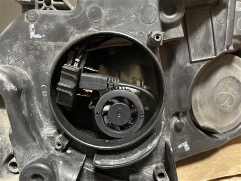 Замена ламп ближнего света на PHILIPS LED-HL(H7). — Ford Focus ...
