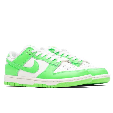 Womens Dunk Low Sailgreen Strike Feature