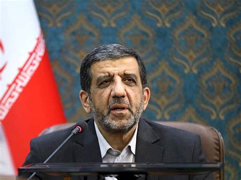 انتقاد ضرغامی از جمع نشدن بنرهای ماههای محرم وصفر مردم به شادی نیاز دارند