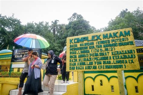 Wamenpar Kagumi Wisata Sejarah Pulau Penyengat Tanjungpinang