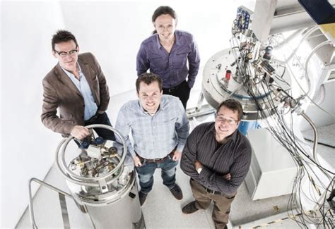 In The Race To Build The Worlds First Quantum Computer Unsw Bets On