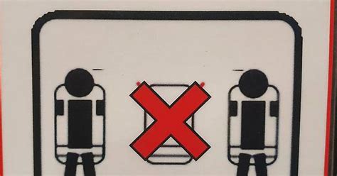 Social Distancing Is Important But This Sign Seems Rather Redundant Imgur