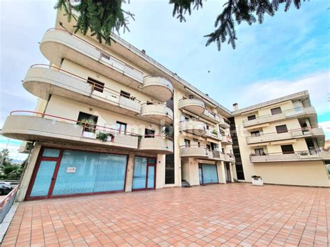 Vendita Appartamento Monteprandone Trilocale In Via Dei Pini 36 Buono