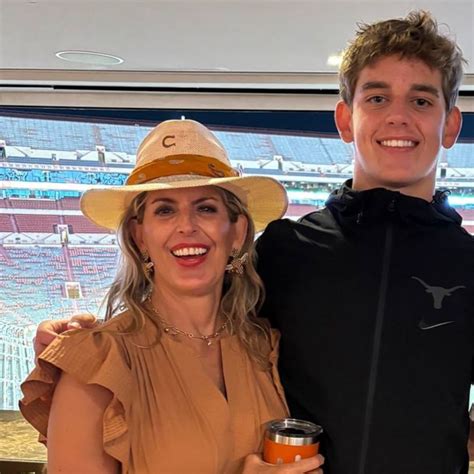 Everyone Made Same Joke About Arch Mannings Mom On Saturday The Spun