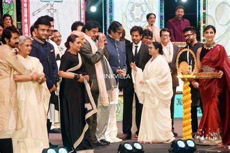 Portrait Of Rani Mukherjee Kissing Shahrukh Khans Hand In Kolkata