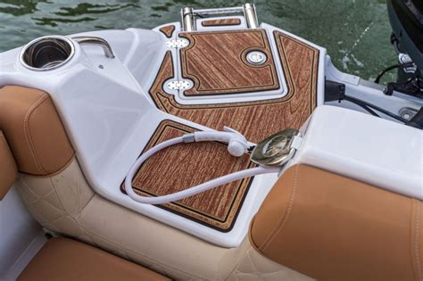 2025 Nauticstar 243 Dc Deck Holiday Harbor