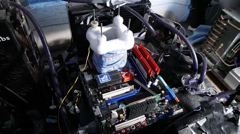 Luumi Overclocks Core 2 Duo E8600 Chip To Record Breaking 6930MHz