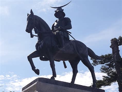 仙台市内で見られる伊達政宗騎馬像をご紹介します