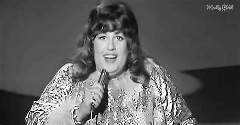 Mama Cass Performs ‘dream A Little Dream Of Me With Her Shining Voice