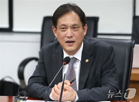 권익위 항만 연관 산업 업체 대상 기업고충 현장회의 뉴스1