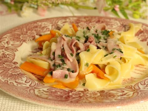 Bandnudeln Mit Möhren Und Schinken In Schnittlauch Sauce Kochen Gut