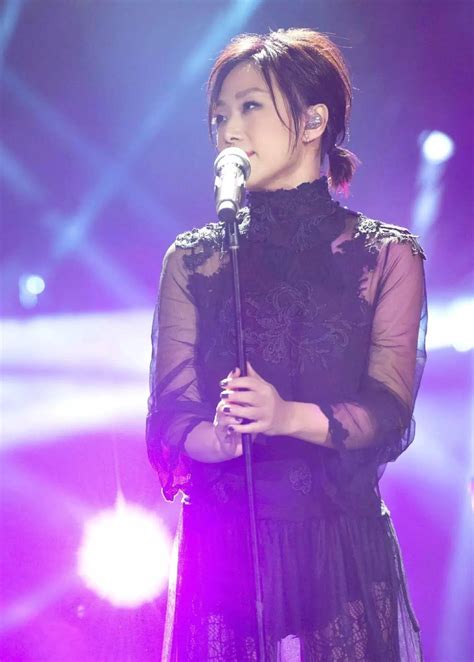一首《不必在乎我是谁》，看林忆莲如何演绎当爱已成往事！