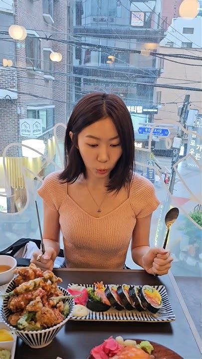 국제커플이 항상 서로 다른 메뉴 시키는 이유 😝 Youtube