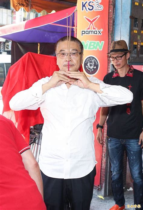 吳孟達肝癌住院 媒體人曝：周星馳要出手了！ 自由娛樂