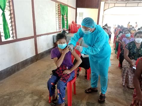 ပလောက်မြို့တွင် အသက် ၁၈ နှစ်နှင့်အထက် ပြည်သူများအား ပထမအကြိမ် ကိုဗစ် ၁၉ ရောဂါ ကာကွယ်ဆေးများ ဆက