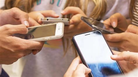 Interzis pentru cei care au telefon mobil Toată lumea trebuie să știe