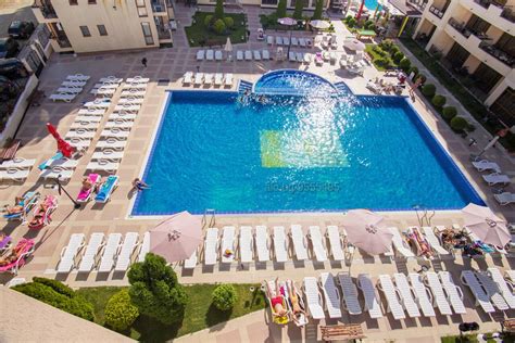 Слънчев бряг търсим спасител басейн спасител за басейн ТСБ Съни Виктори Фирма Трудов договор