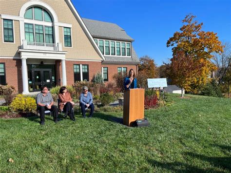 Lori Trahan Dracut Leaders Highlight 52m In Bipartisan