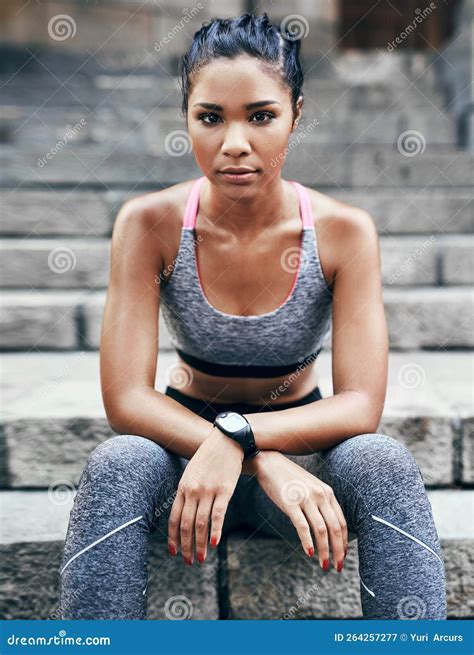 Le Corps Que Vous Désirez Est Un Entraînement Portrait D une Jeune
