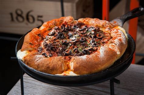 Chicago Style Deep Dish Pizza Recipe Foodiespk