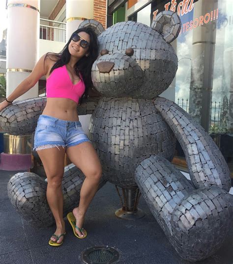 Raquel Benettis Feet